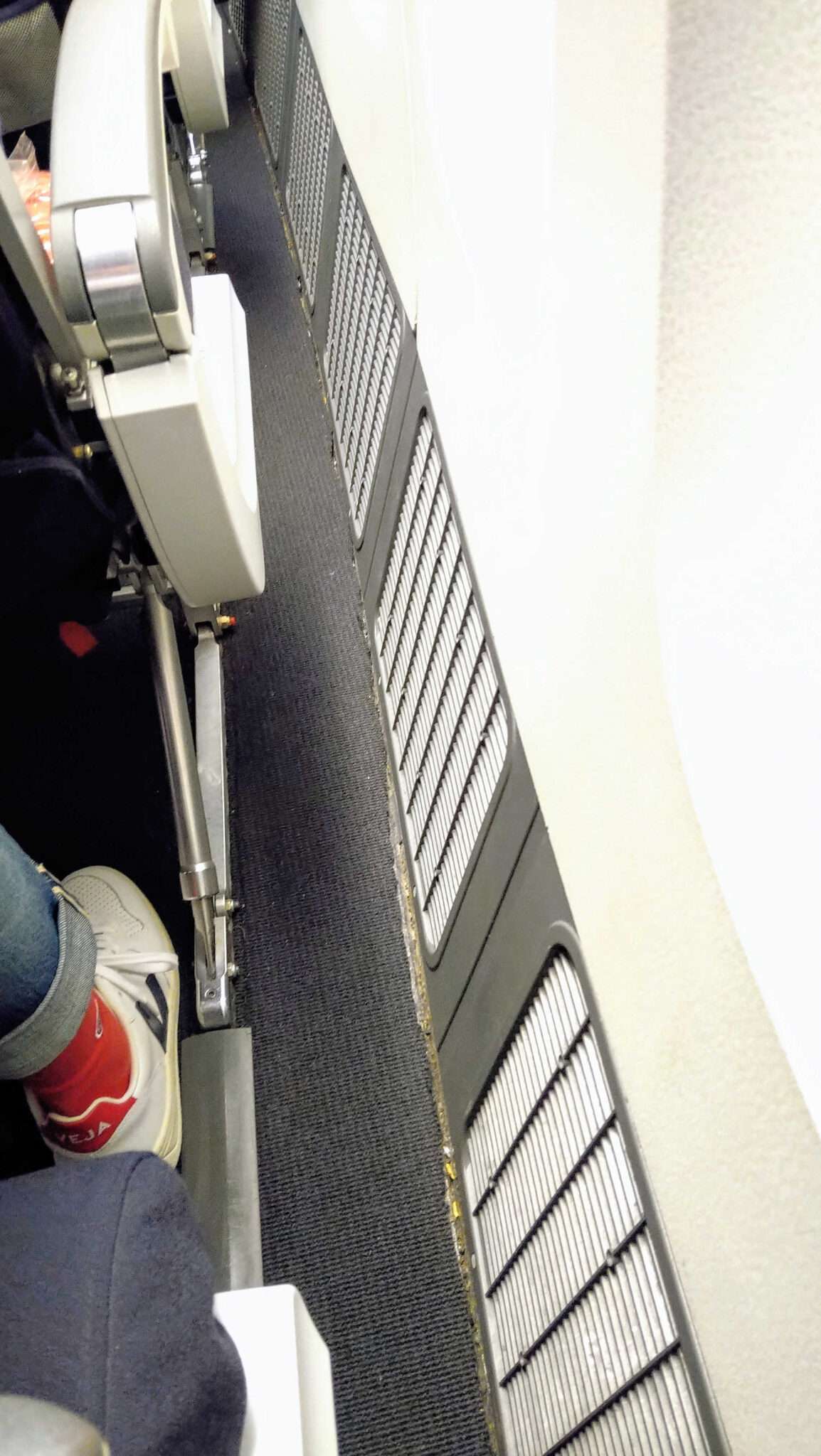 【AIR FRANCE】東京・羽田（夜）発 ⇒ パリ行き～AF293便～ | きのこのファッション＆パリBLOG